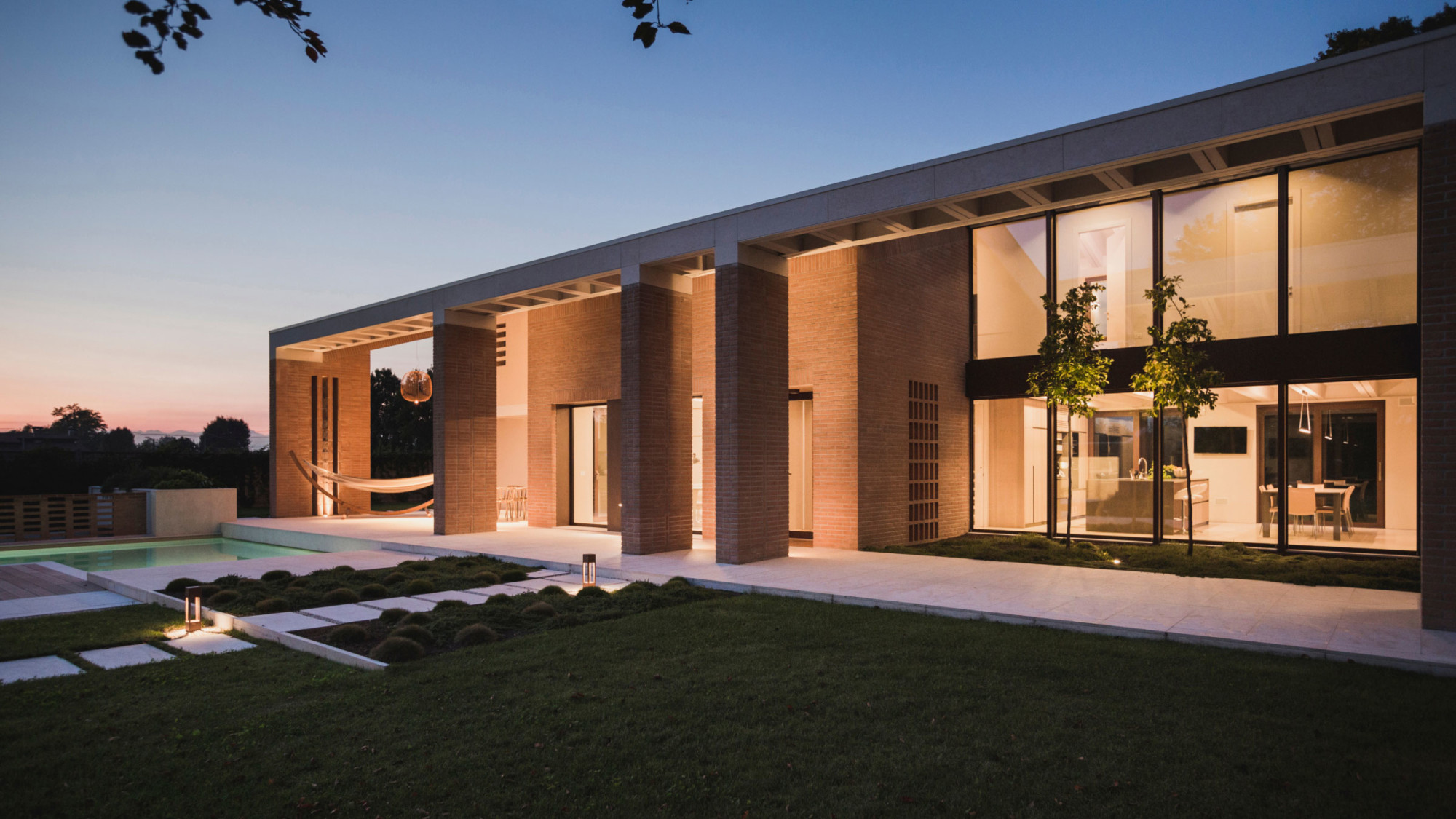 Villa Green: Bagno in Gres Porcellanato e Posa Pavimenti in Pietra ...